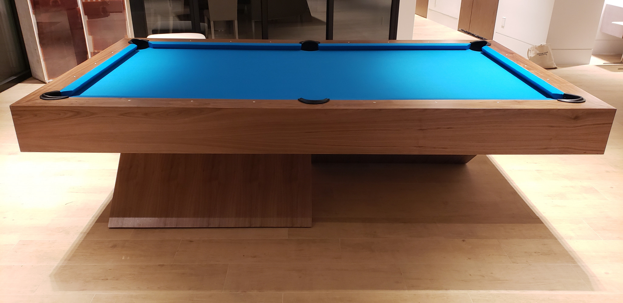 Model Modern White oak POOL TABLE