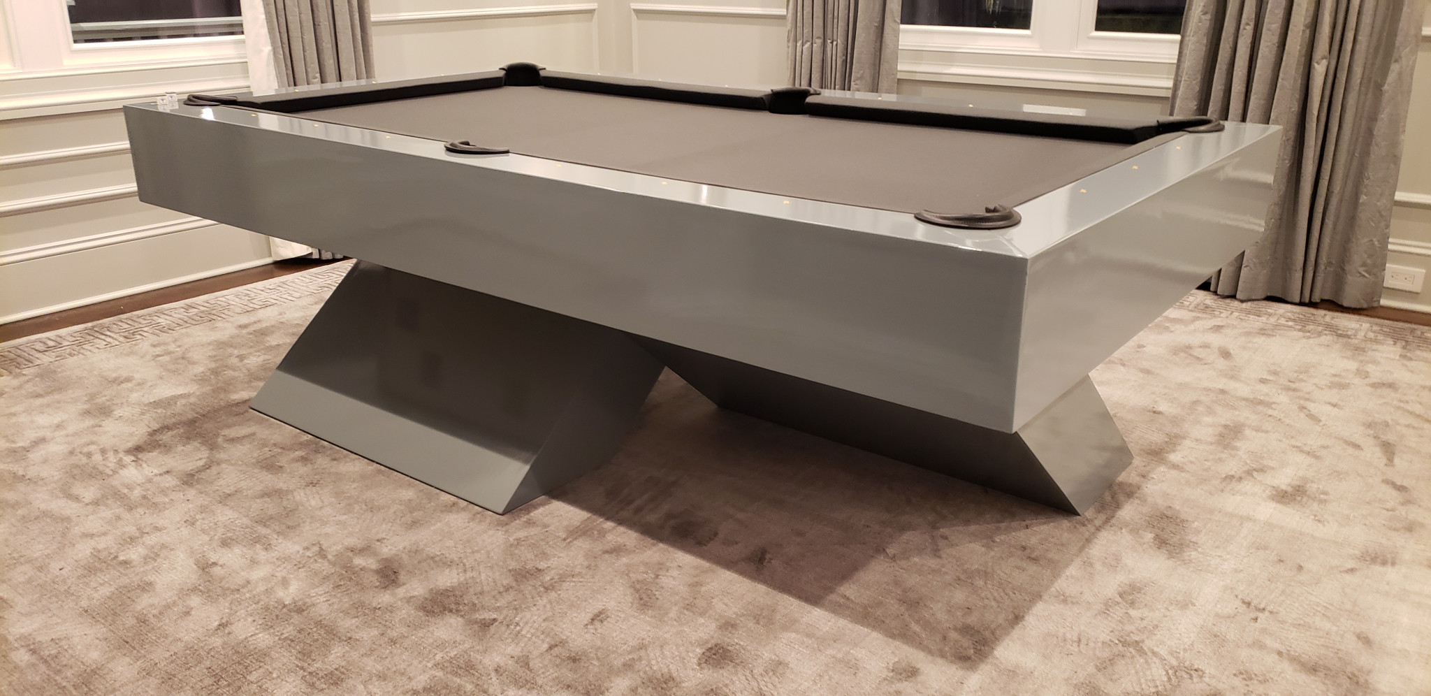 Model Modern White oak POOL TABLE