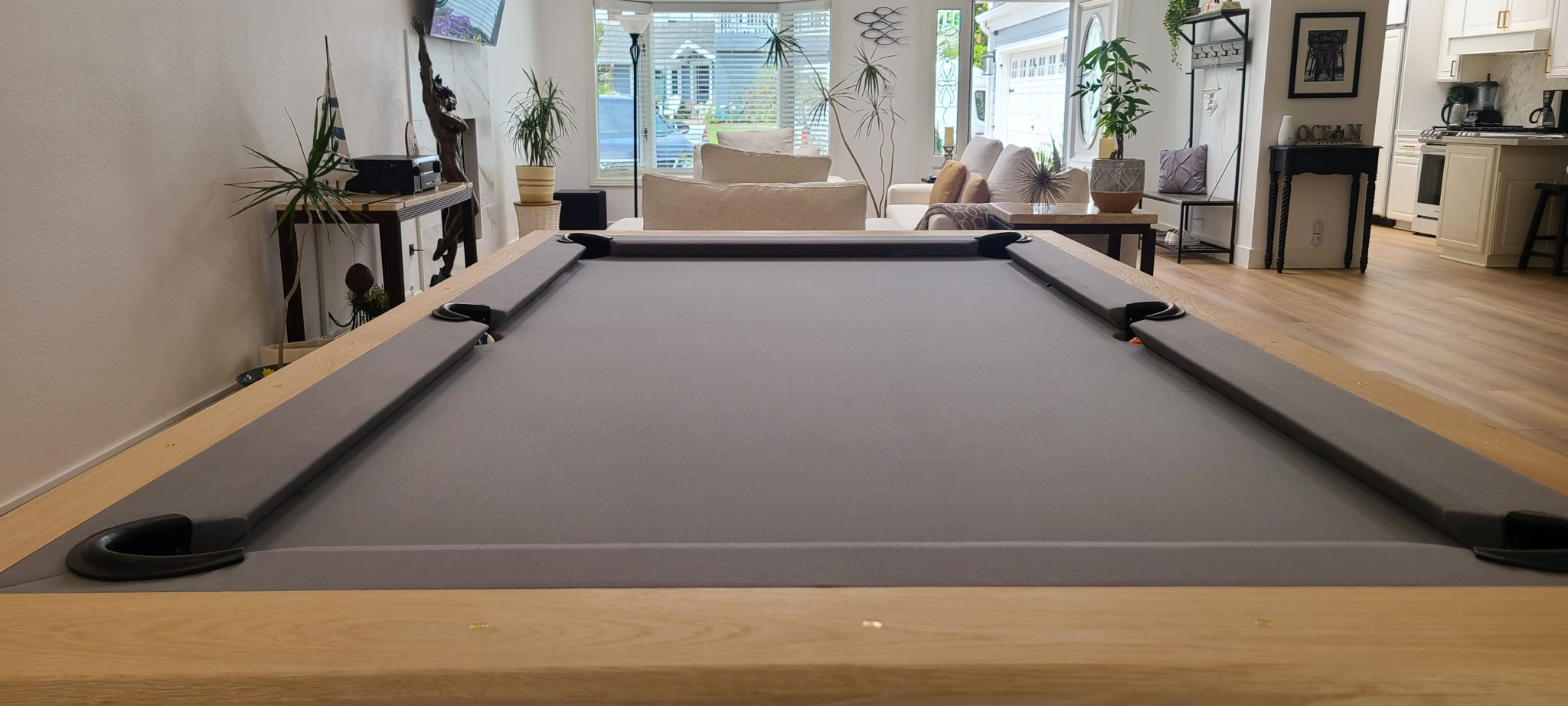 Model Modern White oak POOL TABLE
