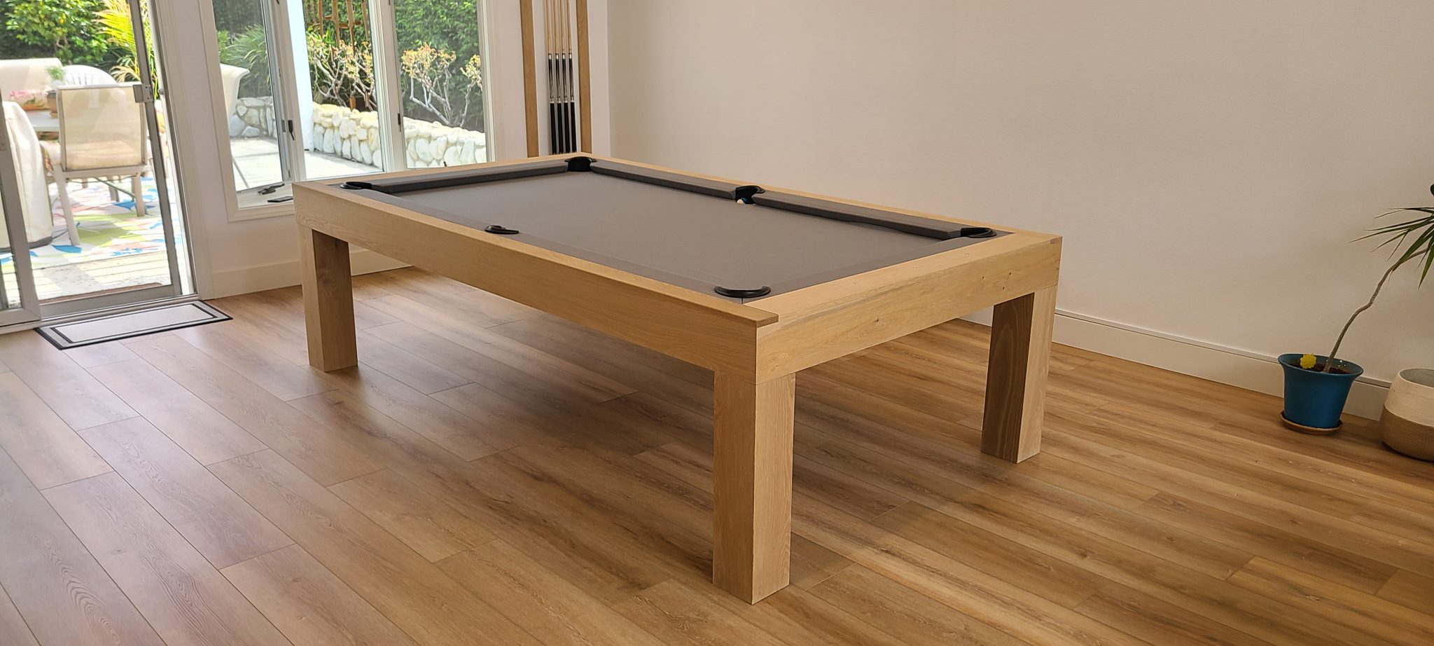 Model Modern White oak POOL TABLE