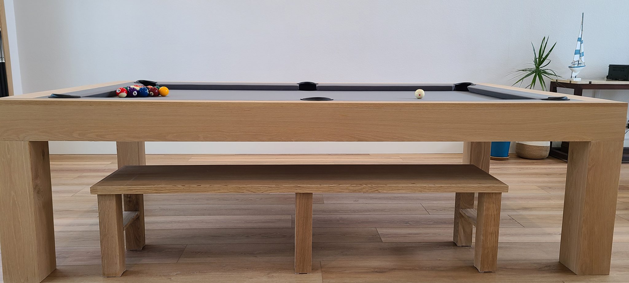 Model Modern White oak POOL TABLE