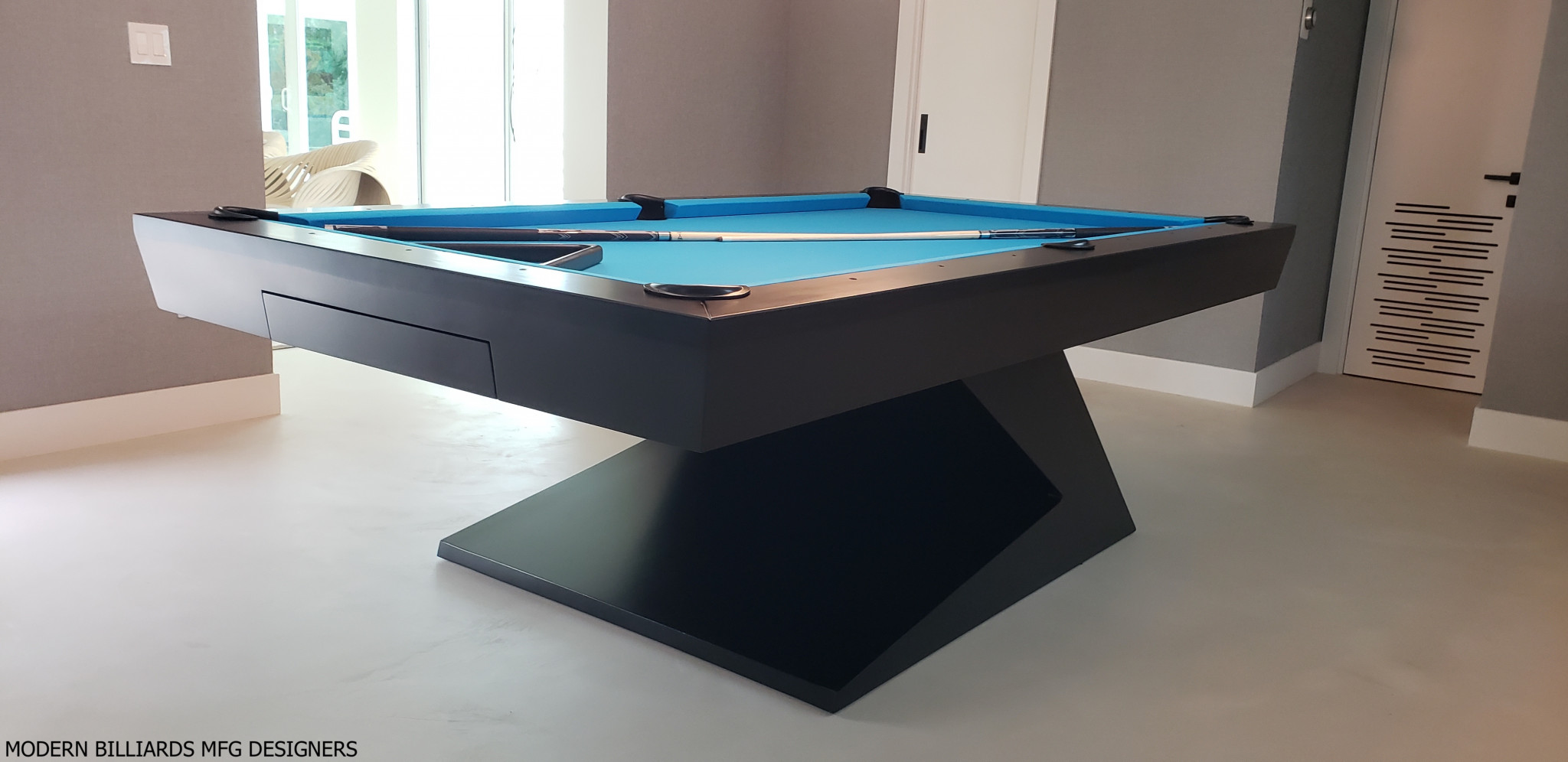 MODEL BLACK ONYX POOL TABLE